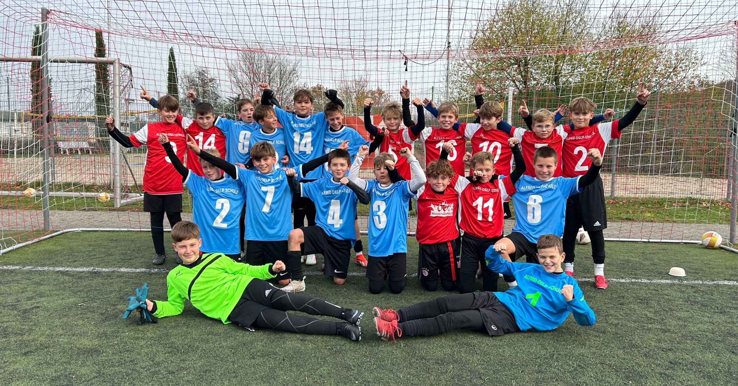 JTFO Fußball: Vorrunden Sieg der U13 Jungen | Alfred-Delp-Schule